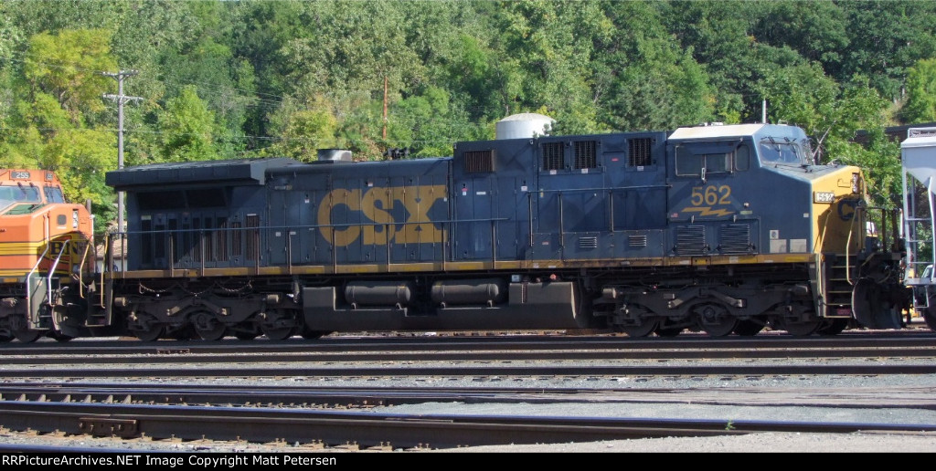 CSX 562